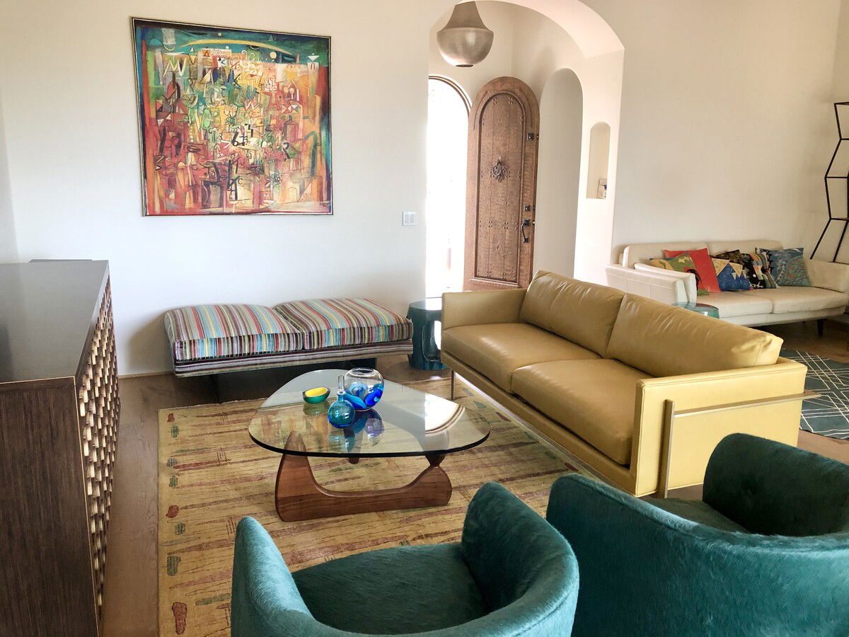 Top Contemporary Interior Designer, Caroline M. | Decorilla