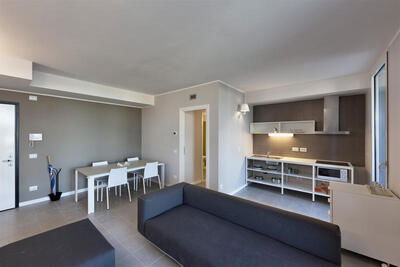 Top Contemporary Interior Designer, Laura D | Decorilla